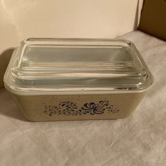 Pyrex | Kitchen | Pyrex 5 Pint Ovenware Dish With Lid | Poshmark
